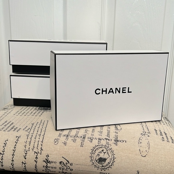 CHANEL | Accessories | Chanel Gift Box Black And White With Tissue ...